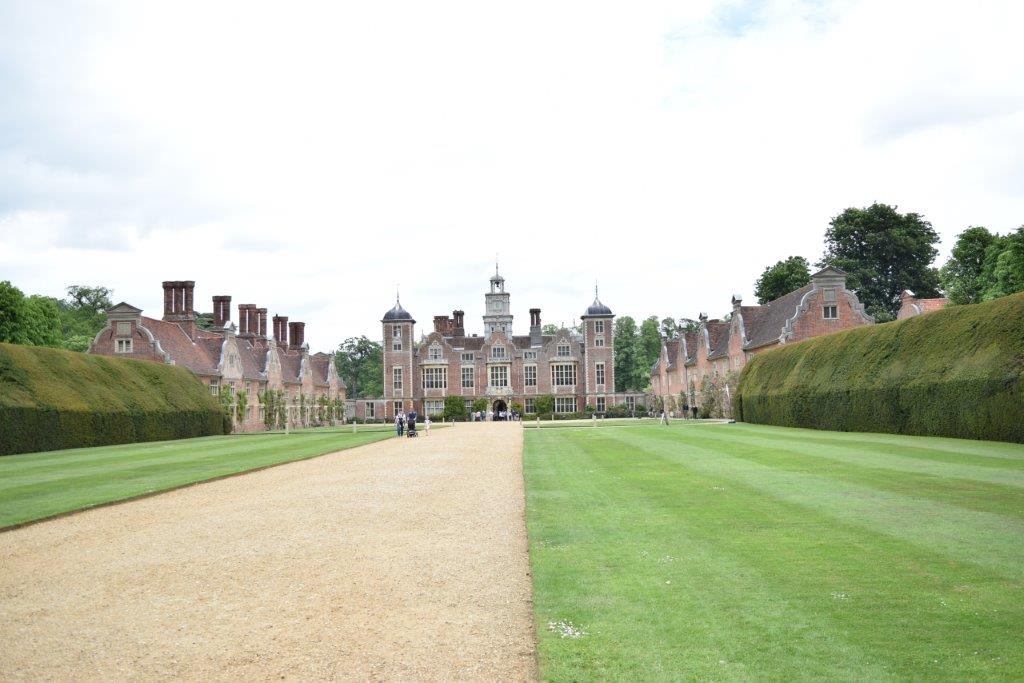Blickling Hall and Gardens - A comprehensive guide to the gardens